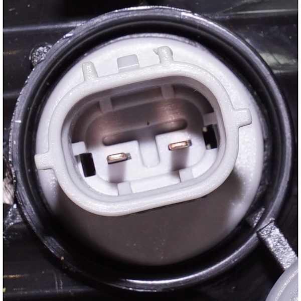 Replacement Driver and Passenger Side Tail Lights, with Bulbs, Halogen ...